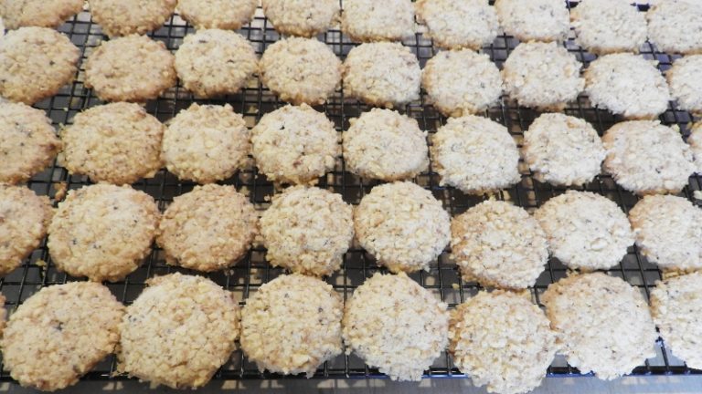 Walnut Butter Cookies - Cookies By Bess
